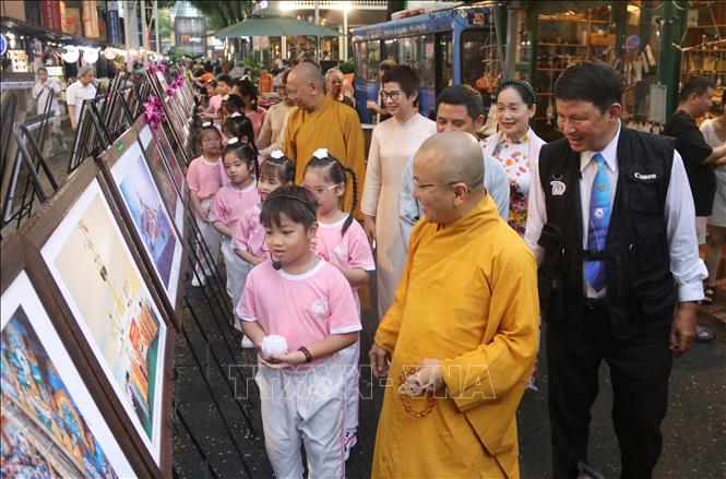 Photo exhibition marks monk’s self-immolation