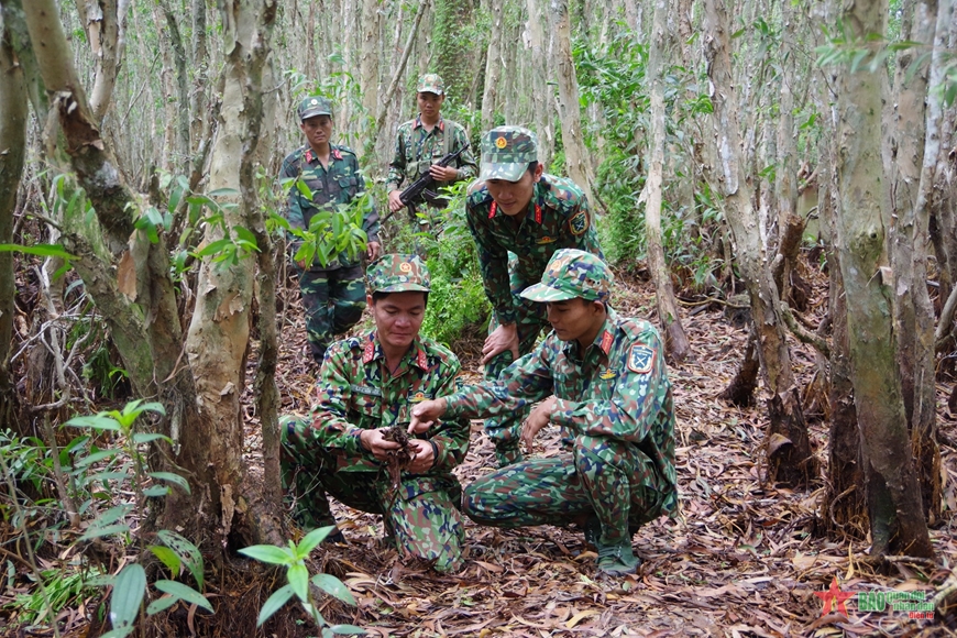Troops conduct practical activities to protect environment