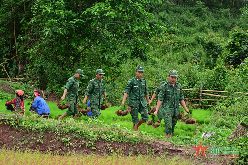 Border guards active in helping locals