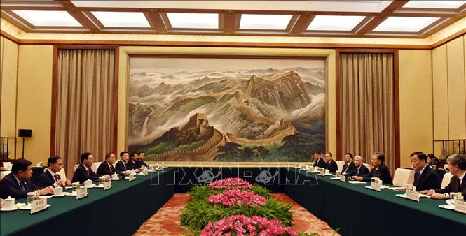 President meets top Chinese legislator in Beijing