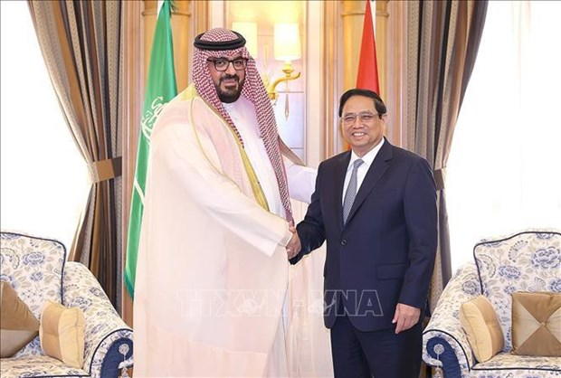 Prime Minister receives Saudi Arabia s ministers of economy-planning ...