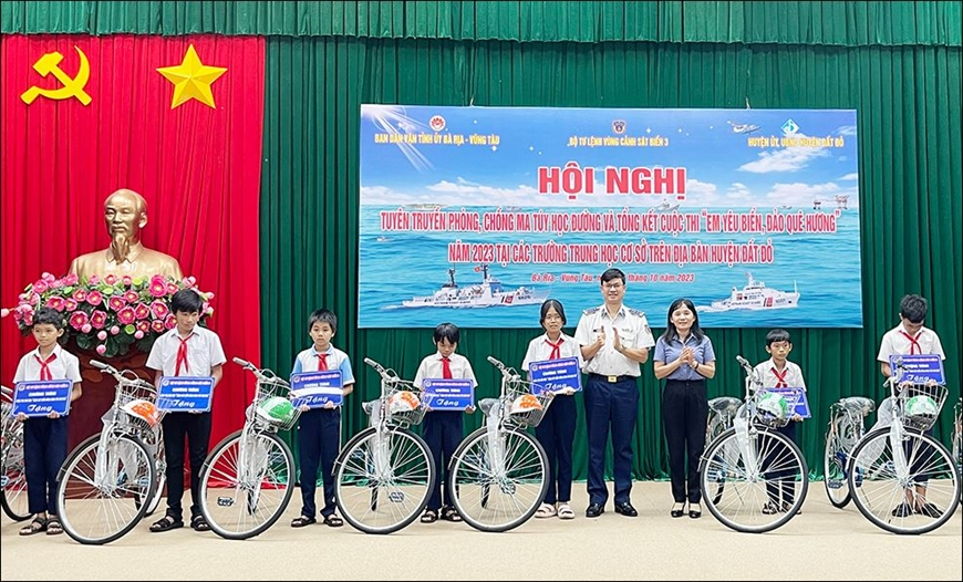 Coast Guard Region 3 awards winners of “I love my national sea and ...