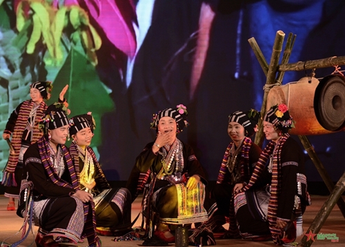 Cultural features of ethnic minority groups honored