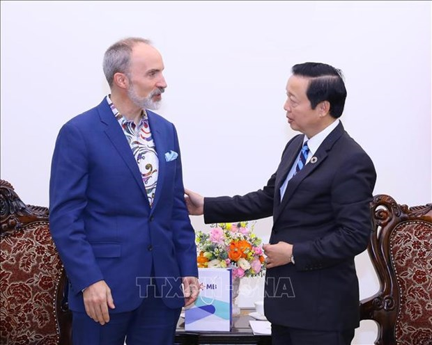 Deputy PM Tran Hong Ha receive U.S. Prof. David Rogers