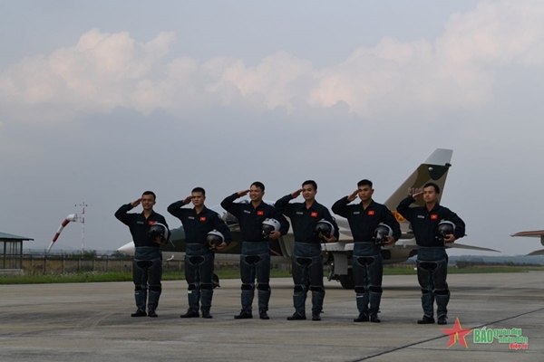 Photos of YAK-130 in Northern sky