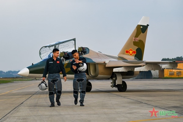 Photos of YAK-130 in Northern sky