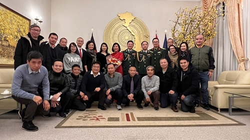Defense Attaché Office of Vietnam in Germany honored with Foreign ...