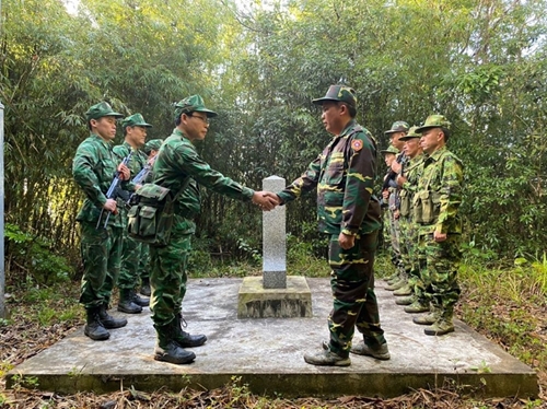 Vietnamese and Lao border guard forces conduct bilateral patrol