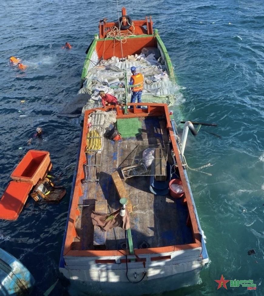 Helping fishermen and building people’s heart posture at sea