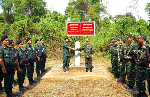 Border guards join hands to build peaceful border