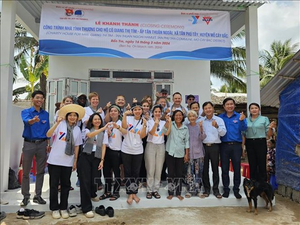 U.S. volunteers carry out social welfare activities in Ben Tre