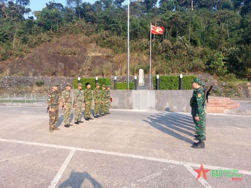 Vietnam, Laos conduct joint border patrol