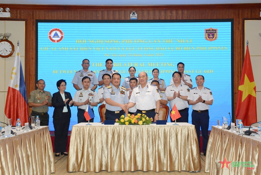 Vietnamese, Philippine coast guard forces enhance cooperation