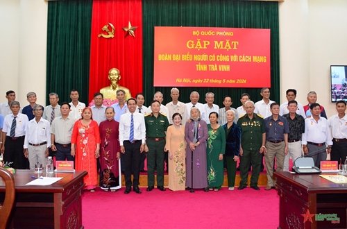 MND meets with national contributors from Tra Vinh