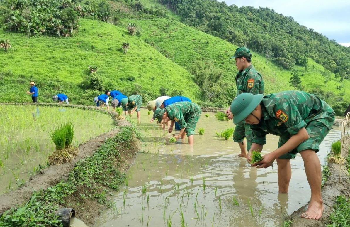 Border guards promote vanguard role in helping people eliminate hunger ...