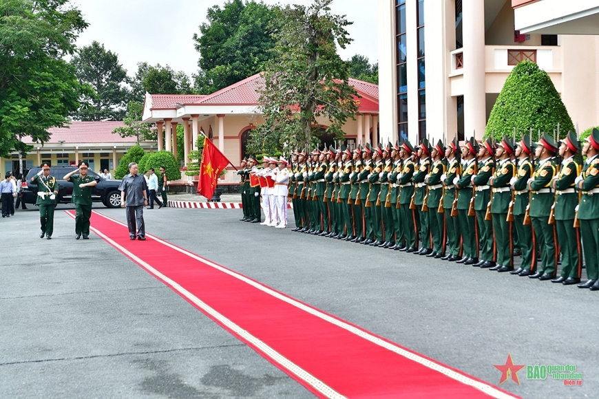State President visits Engineering Brigade 25