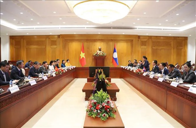 Lao leaders highly value legislative cooperation with Vietnam
