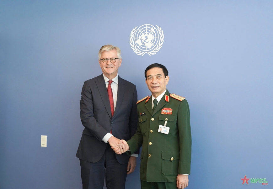 Defense Minister meets with U.N. Under-Secretary-General for Peace ...