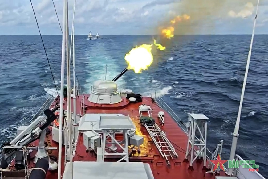 Naval Region 5 conducts live-fire exercise at sea