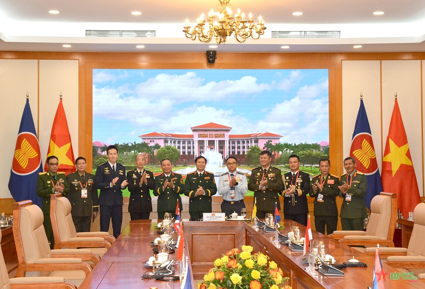 General Nguyen Tan Cuong welcomes AMICLC-1 delegation heads