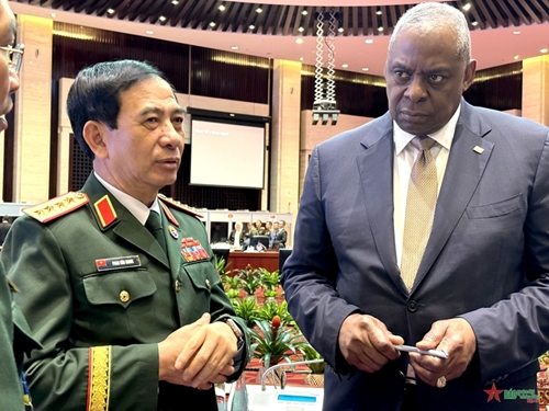 Vietnamese Defense Minister emphasizes expanded defense cooperation in ...