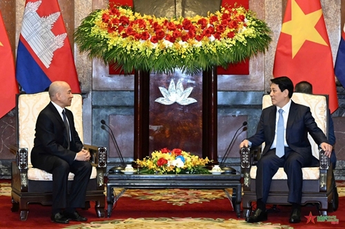 State President hosts welcome ceremony for Cambodian King
