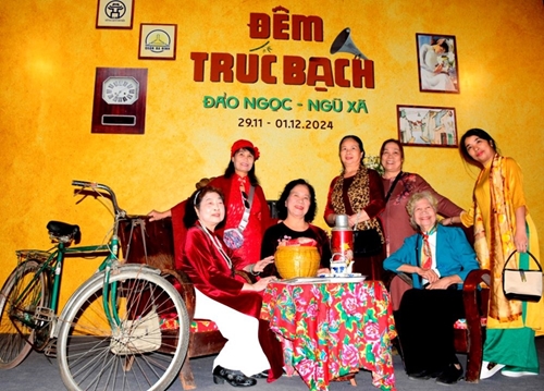 “Truc Bach night” introduces a charming, poetic Hanoi