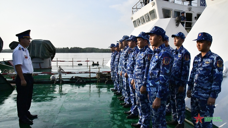 Ship CSB 6009 embarks on Tet patrol mission at sea