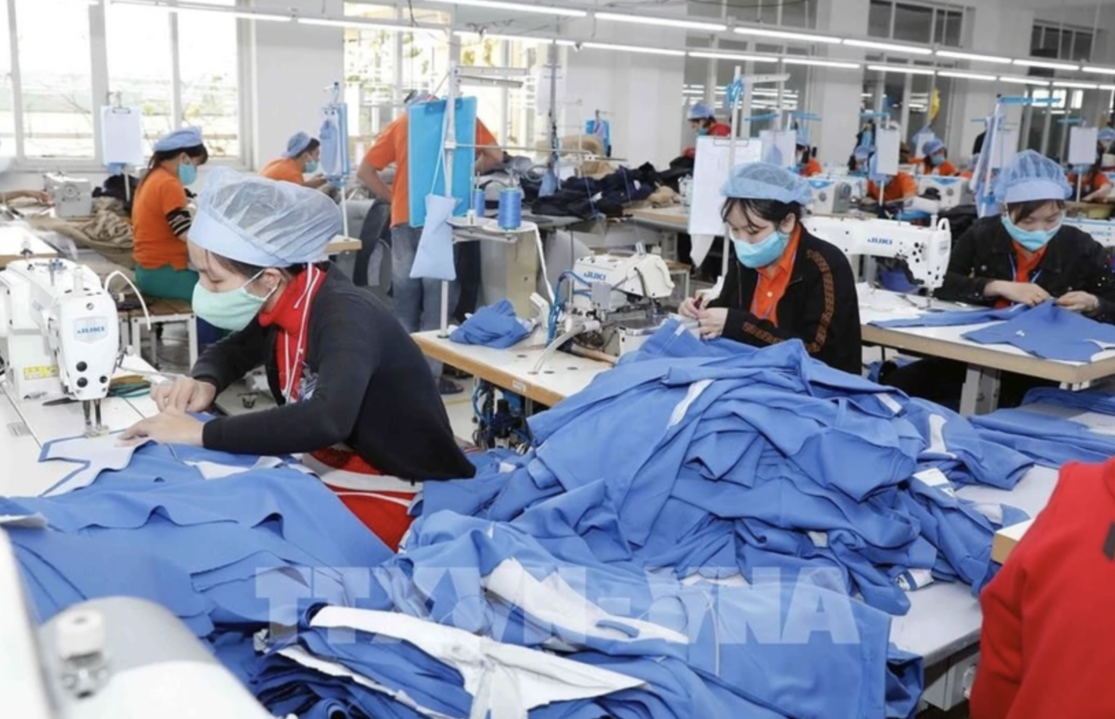 Vietnam posts trade surplus of 24.77 billion USD in 2024
