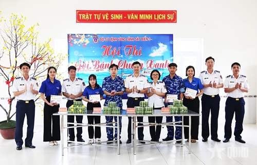 Coast Guard Region 3’s troops prepare Banh chung
