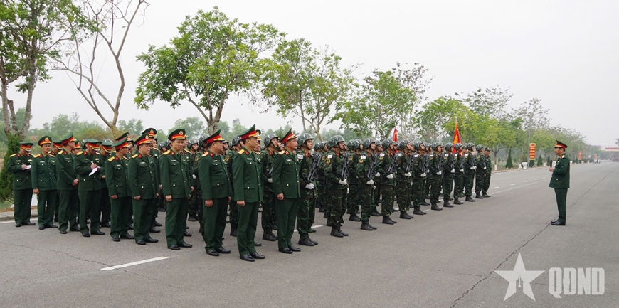 Army Corps 12 inspects parade forces at Division 325