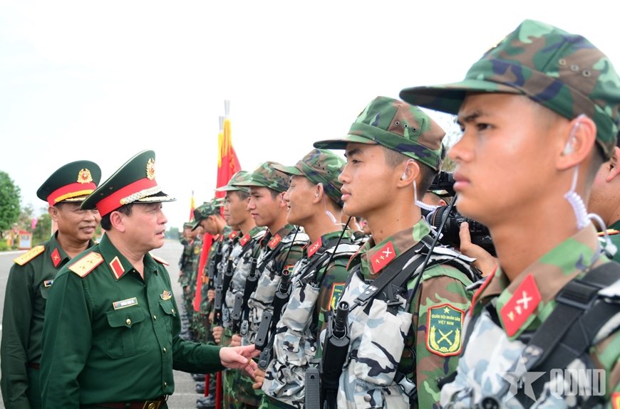 GDP s Deputy Chief inspects parade training forces in MR 5