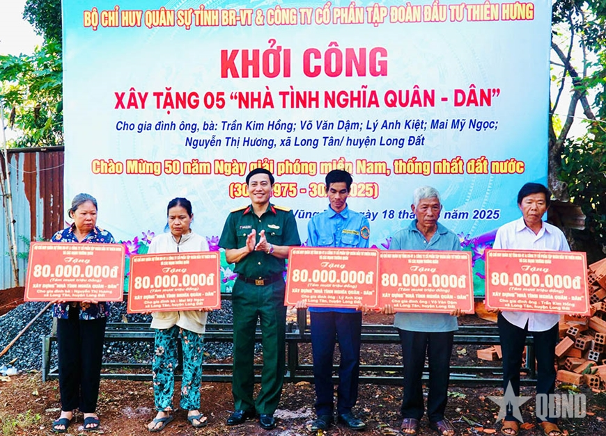 Military unit builds houses for needy families