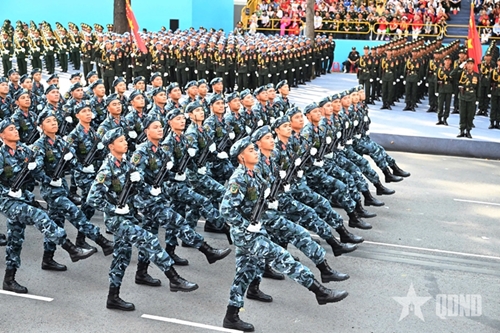 Full-dress rehearsal for grand parade marking national event