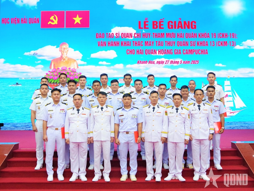 Naval Academy wraps up training program for Cambodian naval officers