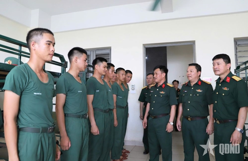 MR2’s parade forces ready to enter phase 2 of training