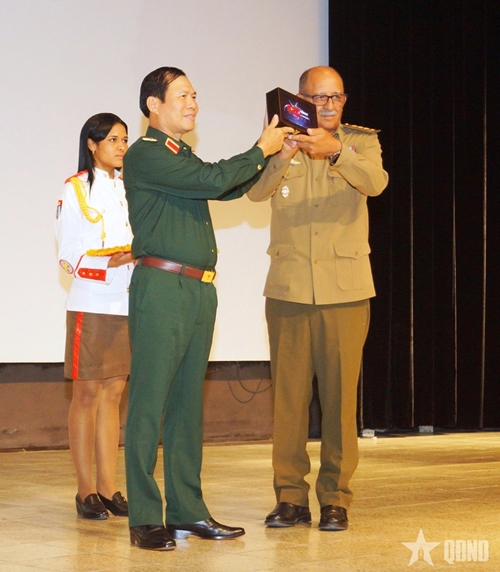 General Nguyen Tan Cuong concludes official visit to Cuba