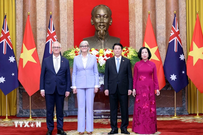 State President hosts welcome ceremony for Australian Governor-General