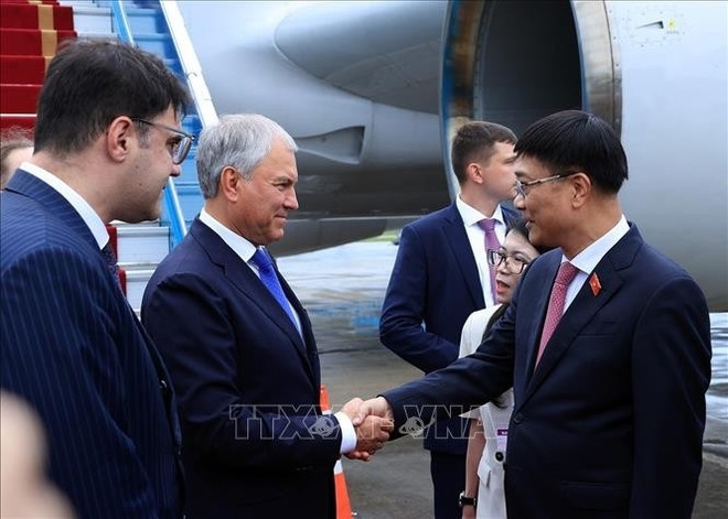 Russian State Duma Chairman arrives in Hanoi, beginning official visit ...