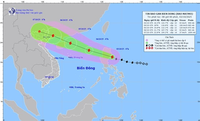 Typhoon Matmo heads into East Sea, threatens Northern Vietnam