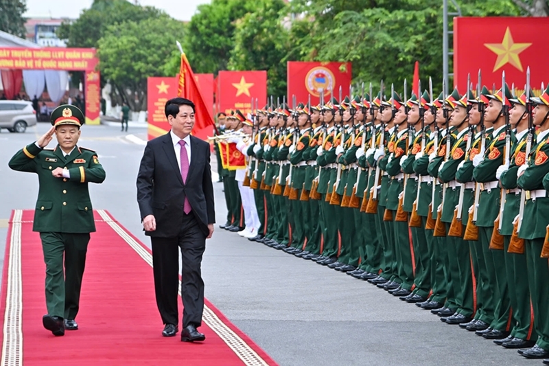 State President urges Military Region 3 to build modern, elite armed forces