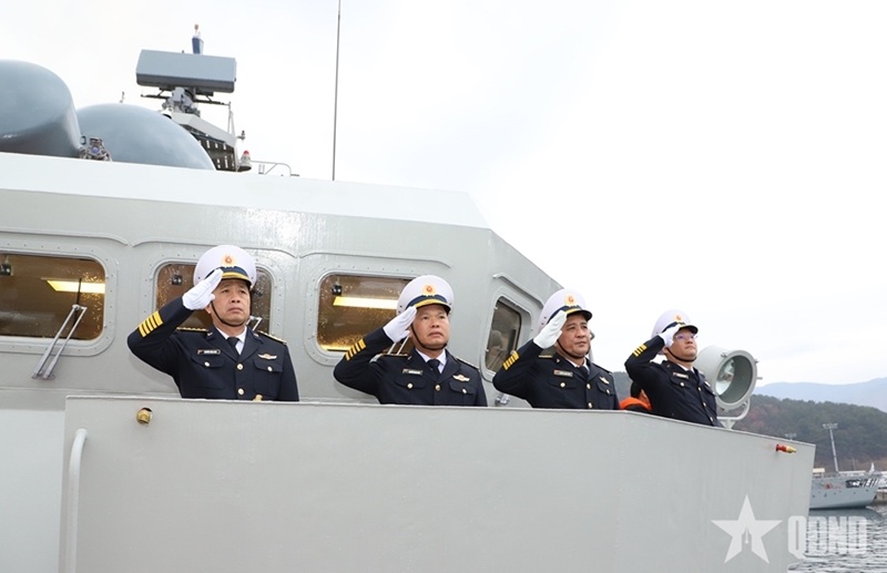 Frigate 015 - Tran Hung Dao arrives at Jinhae Port, starting visit and ...