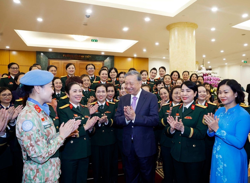 Female military personnel commended for vital contributions to national ...