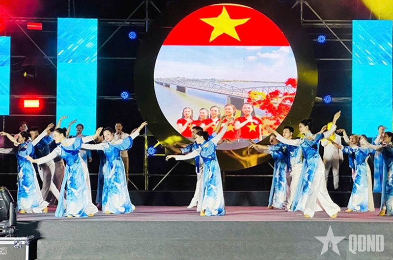 Artistic program highlights image of Uncle Ho’s soldiers
