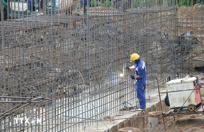 Vietnam targets double-digit growth in 2026 with massive investment push