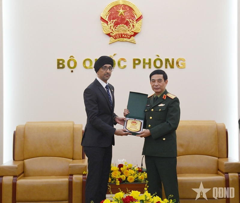 Vietnam, Singapore strengthen reliable, comprehensive defense cooperation