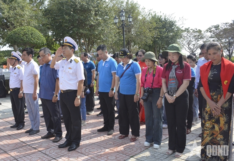 Naval Region 2 sends mainland’s affection to those at sea and on islands