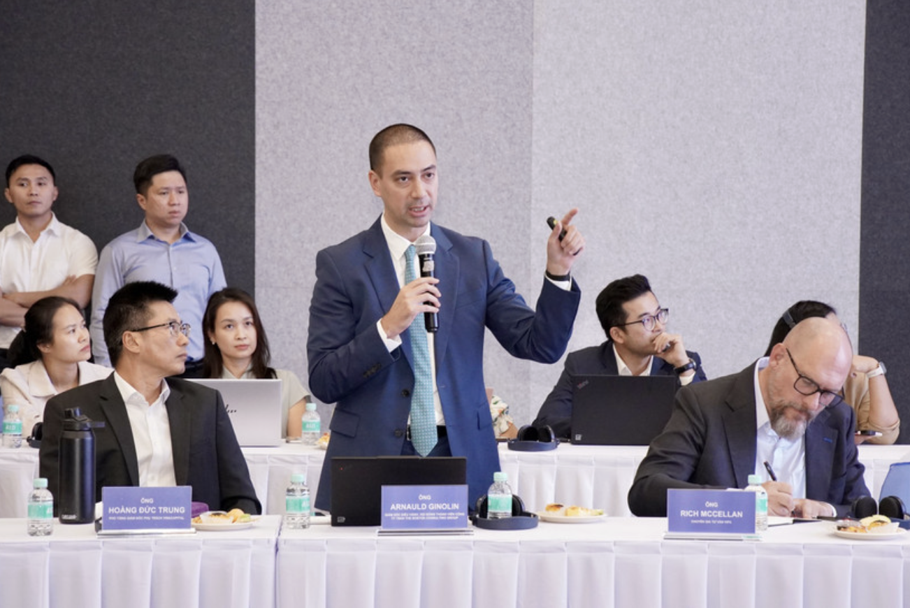 Ho Chi Minh City consults on strategy for International Financial Center