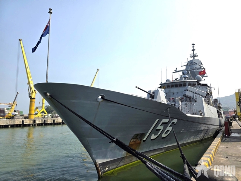 Royal Australian Navy ship visits Da Nang