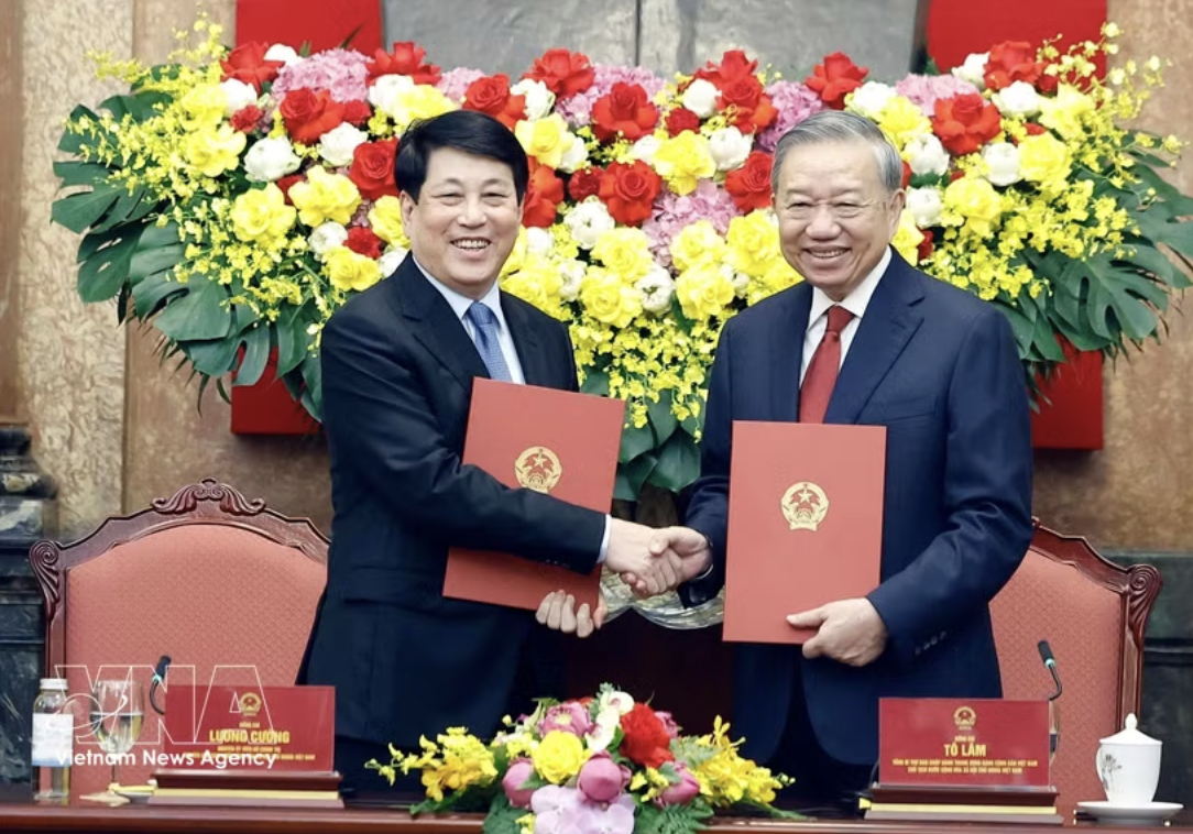 Task handover ceremony held between Party General Secretary, State ...